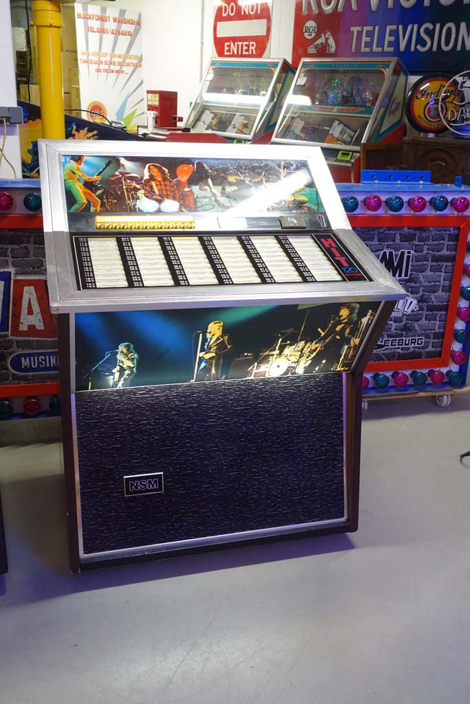 Blackforest Warehouse Online Shop - NSM Hit E120 Woodstock Musikbox Jukebox