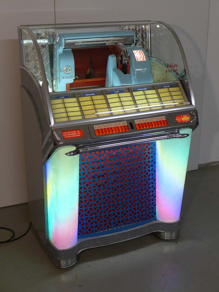 Blackforest Warehouse Online Shop - Seeburg HF 100 G Jukebox