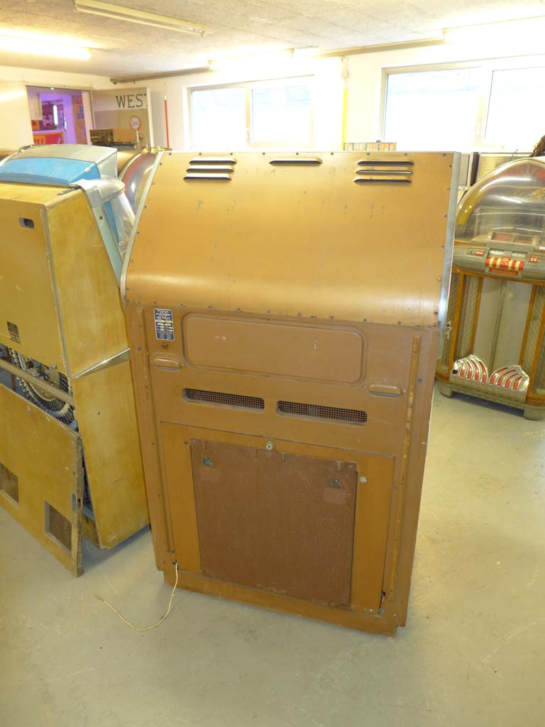 Blackforest Warehouse Online Shop - Seeburg HF 100R Jukebox